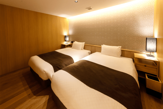 鏡ヶ浦温泉rokuza | 【和モダンスイート】山側露天風呂付き客室・広さ65㎡（2名～4名様）※お子様受入れ可 | プランを選ぶ