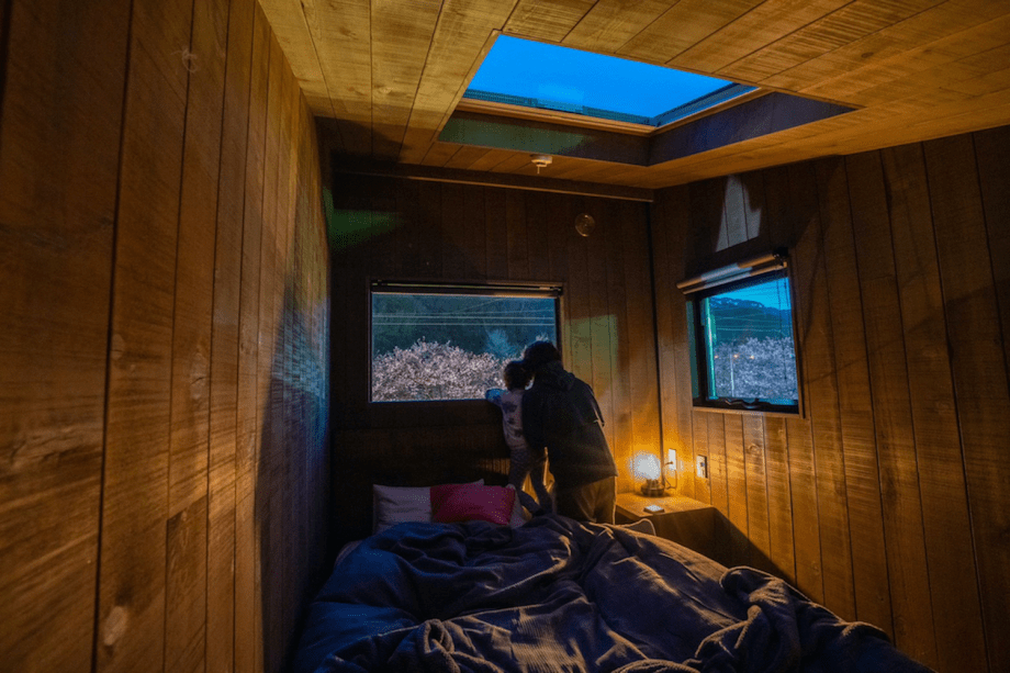 Tiny Base | The River HOUSE【唯一のタイニーハウス 〈最大収容人数：5名様〉】 | プランを選ぶ