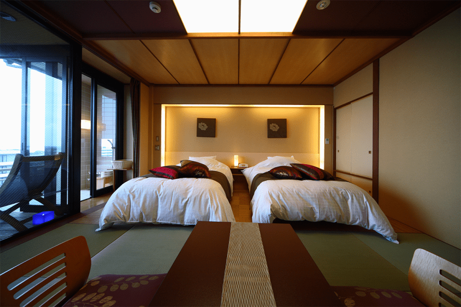 Biwako Ryokusuitei, Ogoto Onsen | Fuga: Japanese-Western style room ...